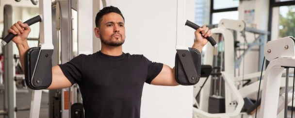 Le pec-deck pour se muscler les pectoraux